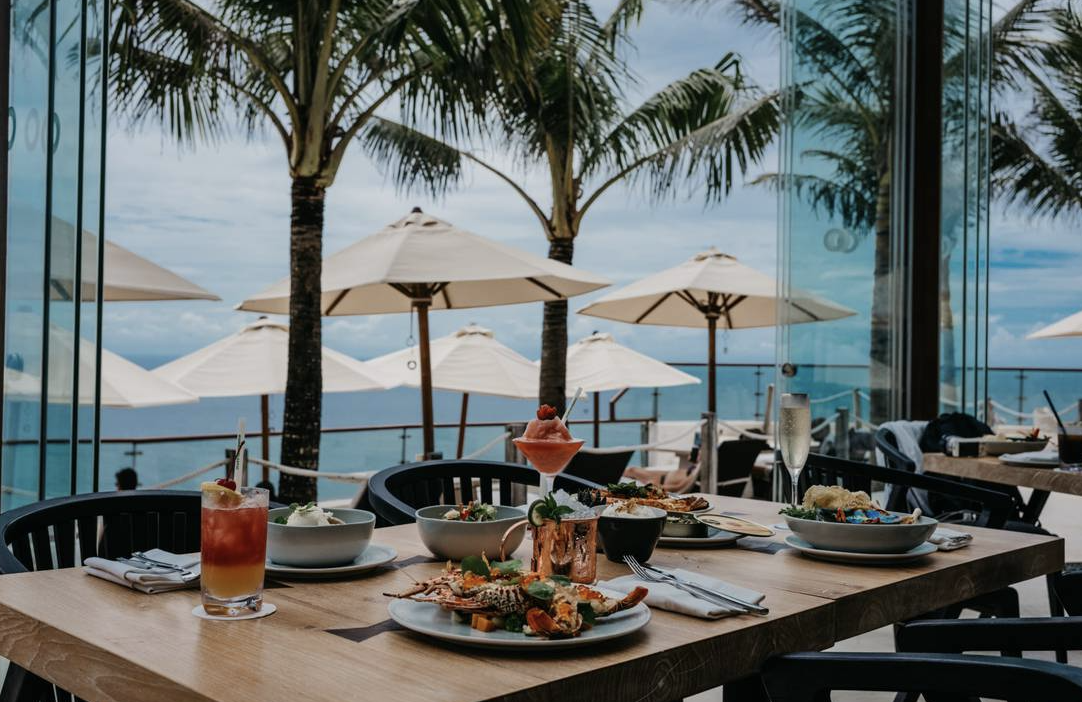 One Eighty Uluwatu: Destinasi Wisata Mewah dengan Pemandangan ...