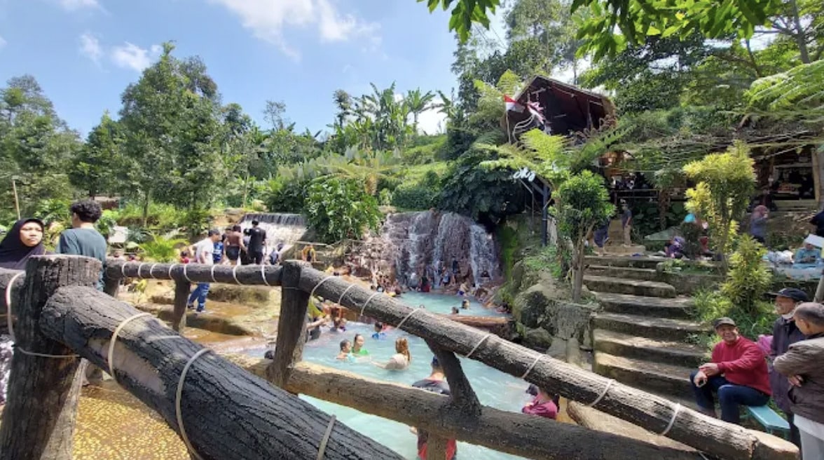 9 Pemandian Air Panas Lembang 24 Jam: Harga Tiket, Fasilitas, dan Tips ...
